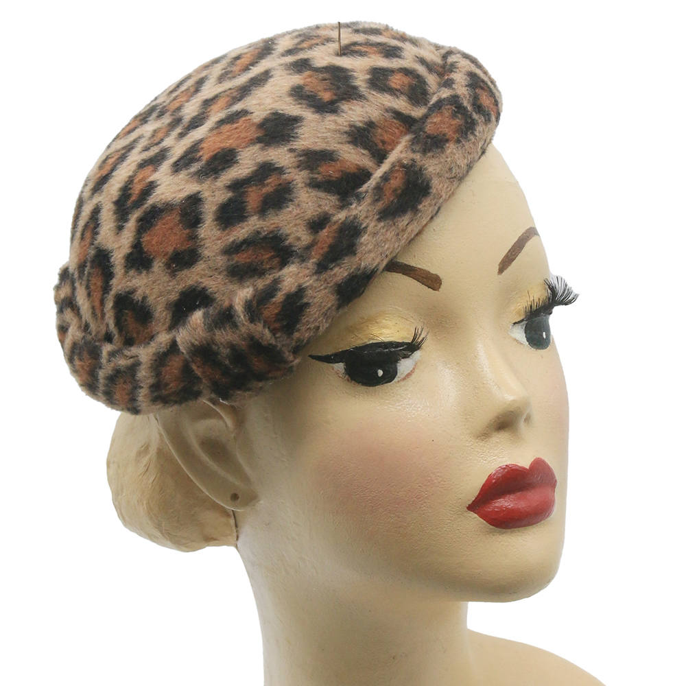 Small round leopard circle hat in 40s style